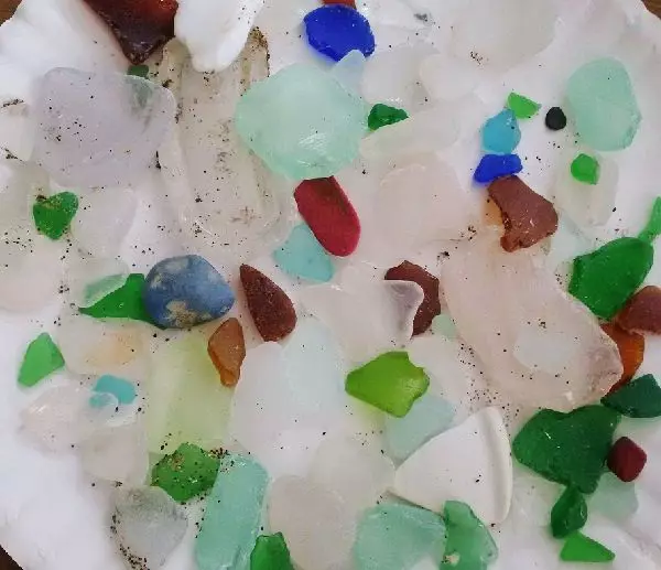 Los orígenes de los colores del vidrio marino y cómo usar el vidrio marino como piedras preciosas en joyería