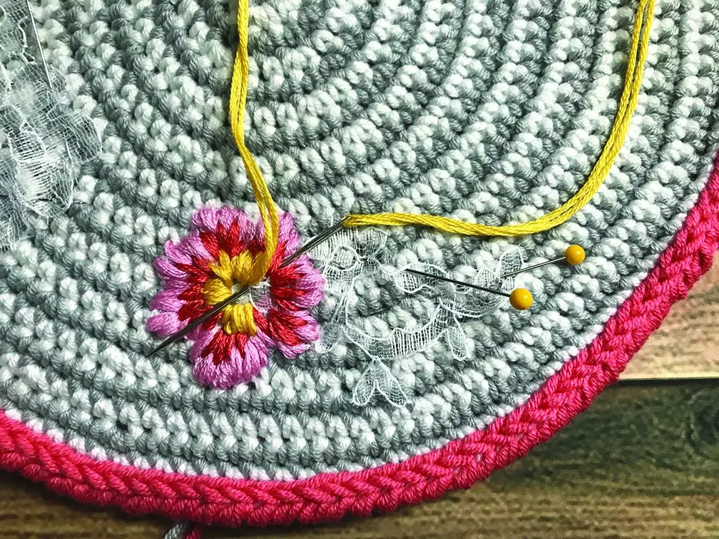 jinsi ya kutumia lace kudarizi kwenye crochet