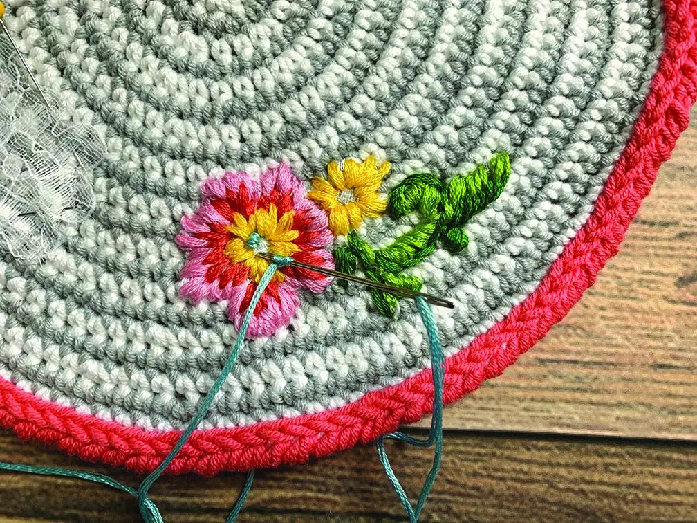 jinsi ya kutumia lace kudarizi kwenye crochet