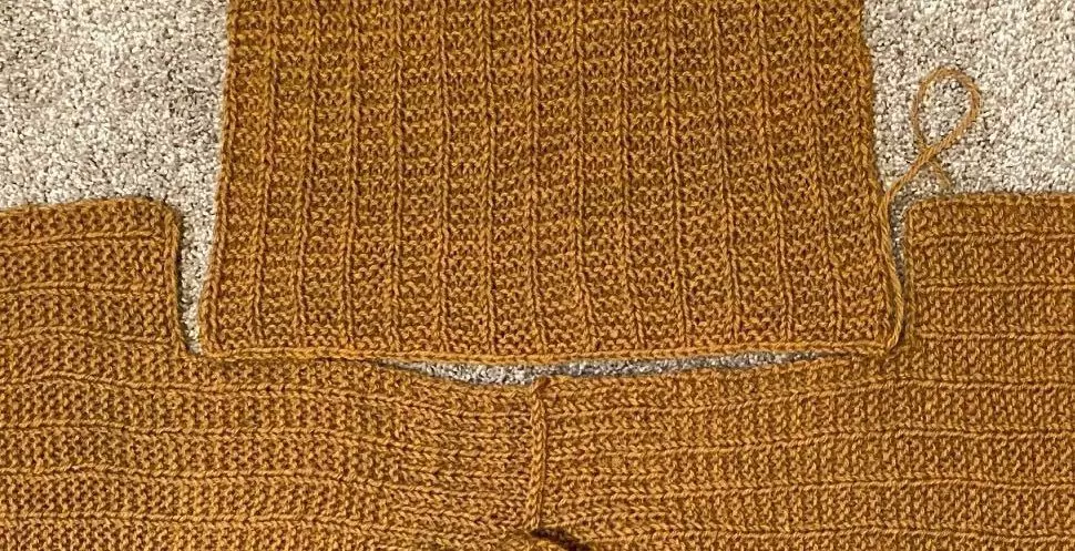 Кехлибарен пуловер KAL: Шиене в ръкавите