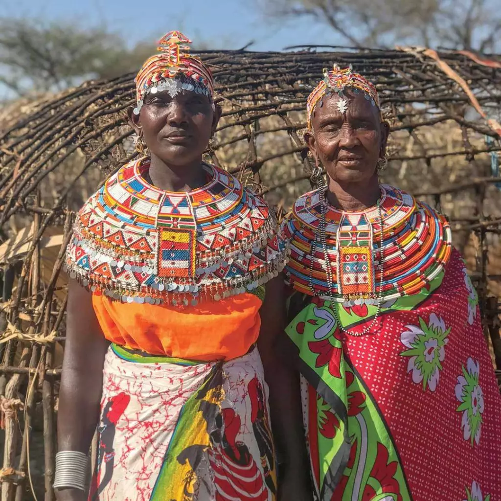 Mulleres Samburu de Unity Village. Foto: Will Davis e Meredith Grady. rebordear