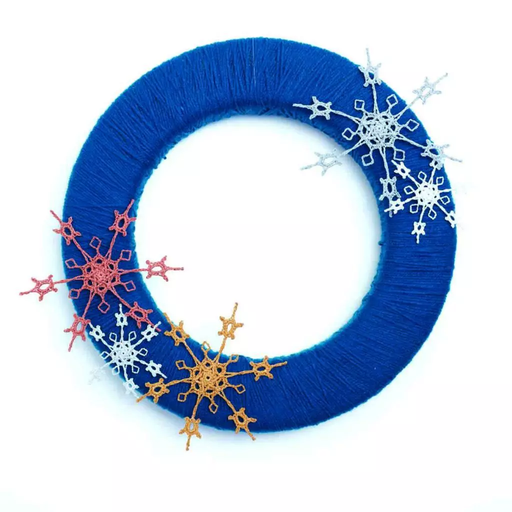 crocheted snowflakes wreath