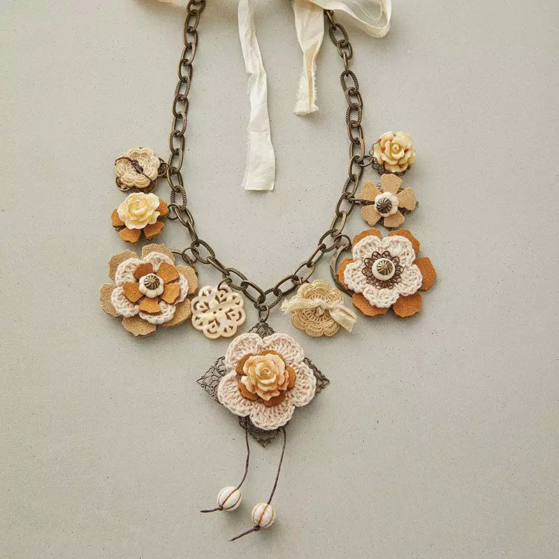 Vintage Bouquet Necklace minn Terry Ricioli