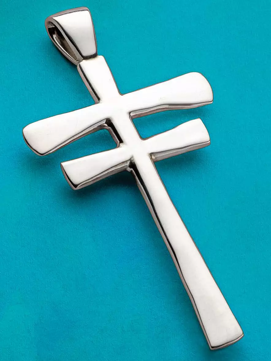 Το έργο Dragonfly Cross του Michael Anthony Cheatham εμφανίστηκε στο Lapidary Journal Jewelry Artist Νοέμβριος/Δεκέμβριος 2019. φωτογραφία: Jim Lawson