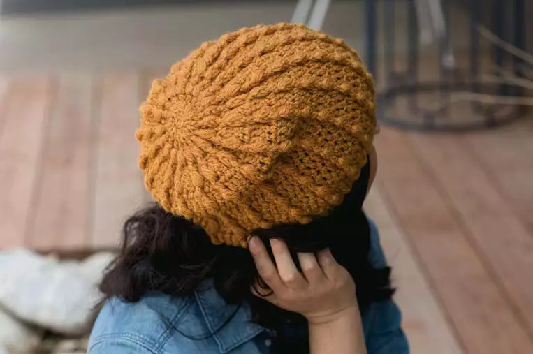 Natasha Robarge „Coriander Puff Hatt“ „Interweave Crochet“ 2019 m. rudenį