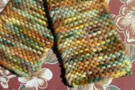 Vadite svoj prvi začetni projekt pletenja s šalom za podvezice.