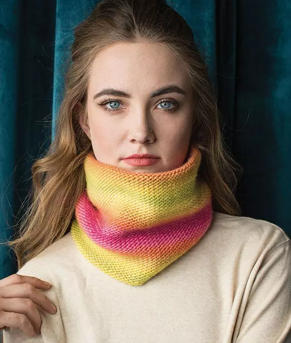 isa sa tatlong simpleng tube cowl mula sa knitscene Fall 2018