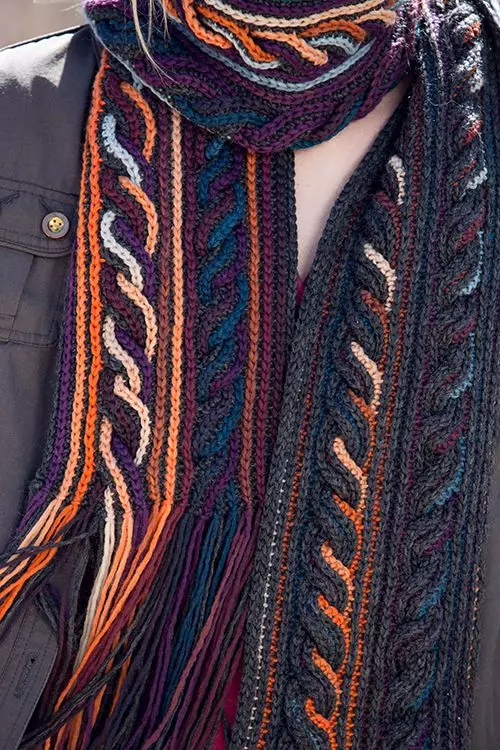 Mga Detalye na Kinunan ng Obion Scarf Crochet Cables