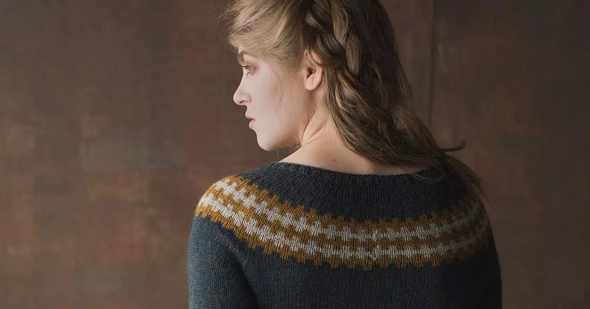 knit.wear Fall/Winter 2018: Indigo Smoke Pullover