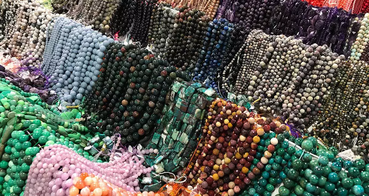 Tendencoj de Bead Fest, Amikoj, Bida Teksado kaj Pli!