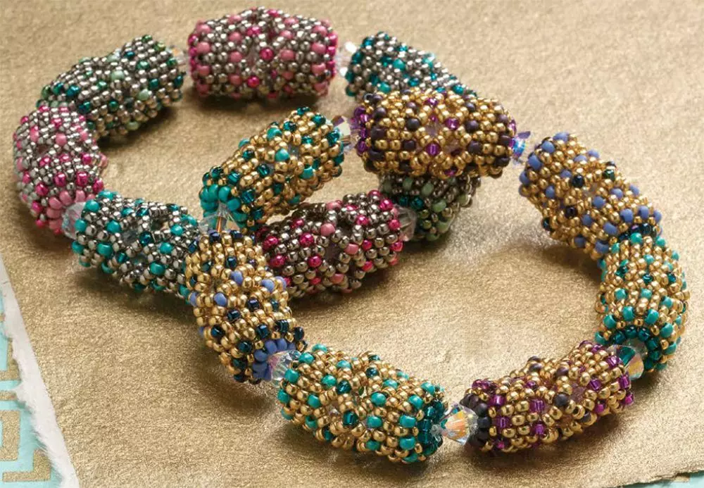 Mga pattern sa beading alang sa pagbalik sa eskuylahan, Capulets' Treasure ni Laura Andrews