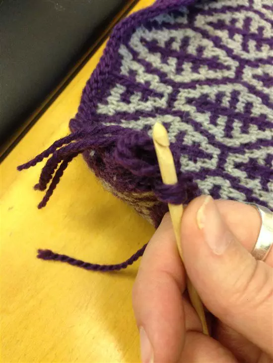 Comment faire des franges pour les projets de tricot 24577_7