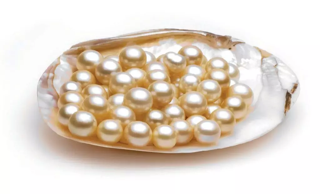 Pietre prețioase din perle din Mările de Sud