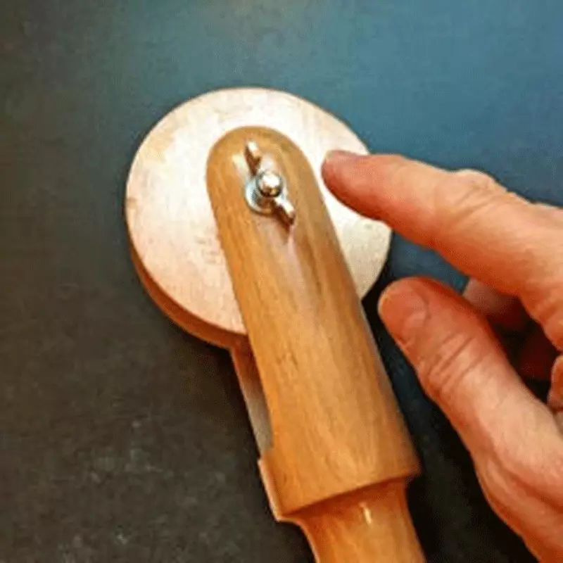 שיבוץ אבנים: כיצד להשתמש בגלגל סטר כדי להדביק אבנים בעיצובי התכשיטים שלך