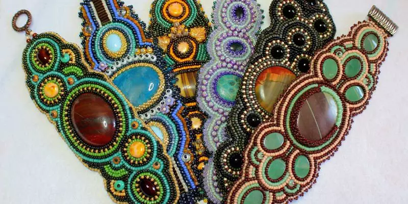 Learje oer kleur mei Bead Weaving Artist Debora Hodoyer