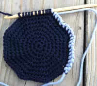 Nola egin Tunisiako crochet tutorial biribilan, 3. urratsa.