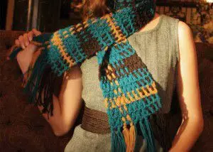 Ny modely Shades of Plaid scarf dia fomba tonga lafatra hanombohana ny fidirana amin'ny satroka crocheted!