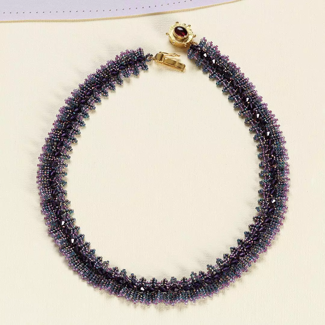 Royal Amethyst Collar ຈາກ Beadwork, ກຸມພາ/ມີນາ 2009