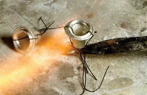 металл эшкәртү буенча кулланма: Билл Фрецның чүкеч чыбыкларын ничек ясарга