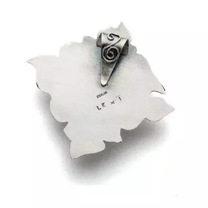 Guinevere's Lament Flower Pendant design av Lexi Erickson