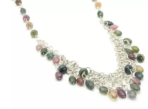 Tourmaline ස්ටර්ලිං රිදී දාම maille මාලය; ඡායාරූපය: කයිලි ජෝන්ස්.