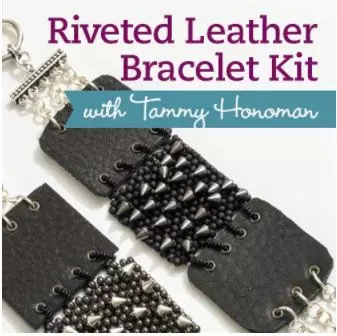 Maak moderne lederen sieraden met een randje. Tammy Honaman brengt ons haar geklonken leren armbandset, compleet met spikes!