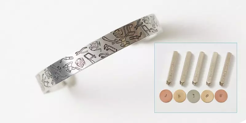 Deluxe Jewelry Tools shtamp to'plami bilan yaratilgan manjet | ImpressArt eksklyuziv to'plami, Xolli Gudman tomonidan