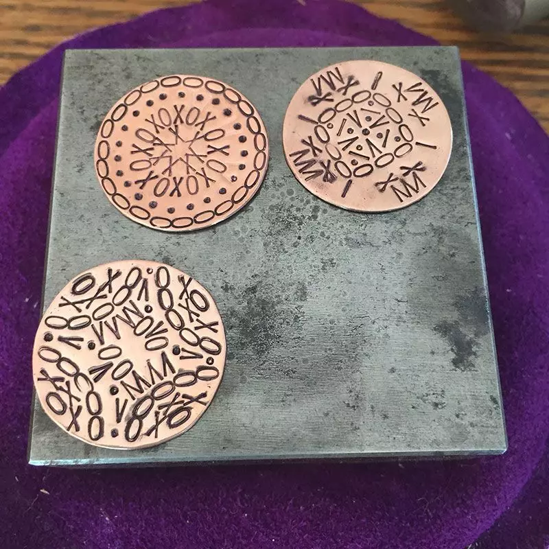 Metal Stamping: Kreativ Mandalas Made with Alphabet Timbers
