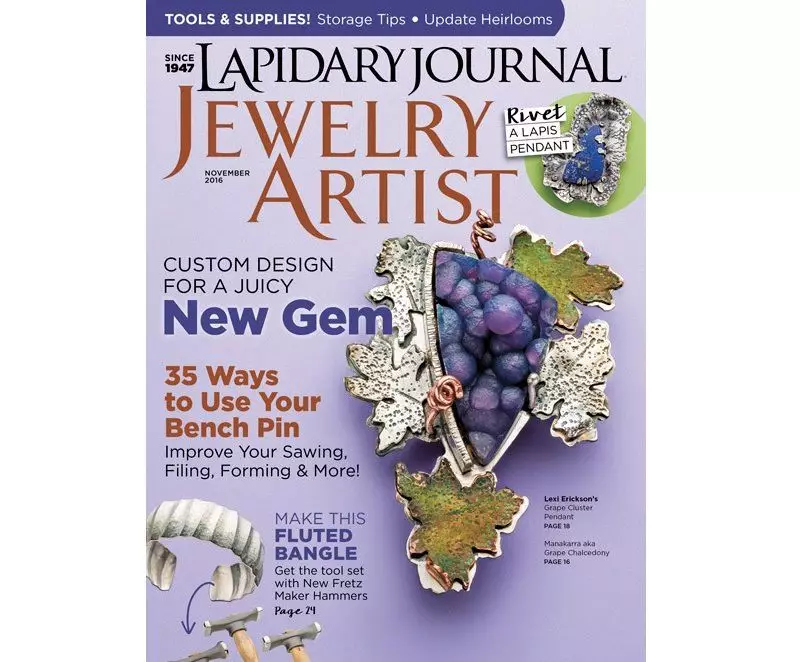 Lapidary Journal Jewelry Artist tydskrift novimber 2016: Lexi Erickson's batu manakarra (druivenagaat) sieraden op omslach