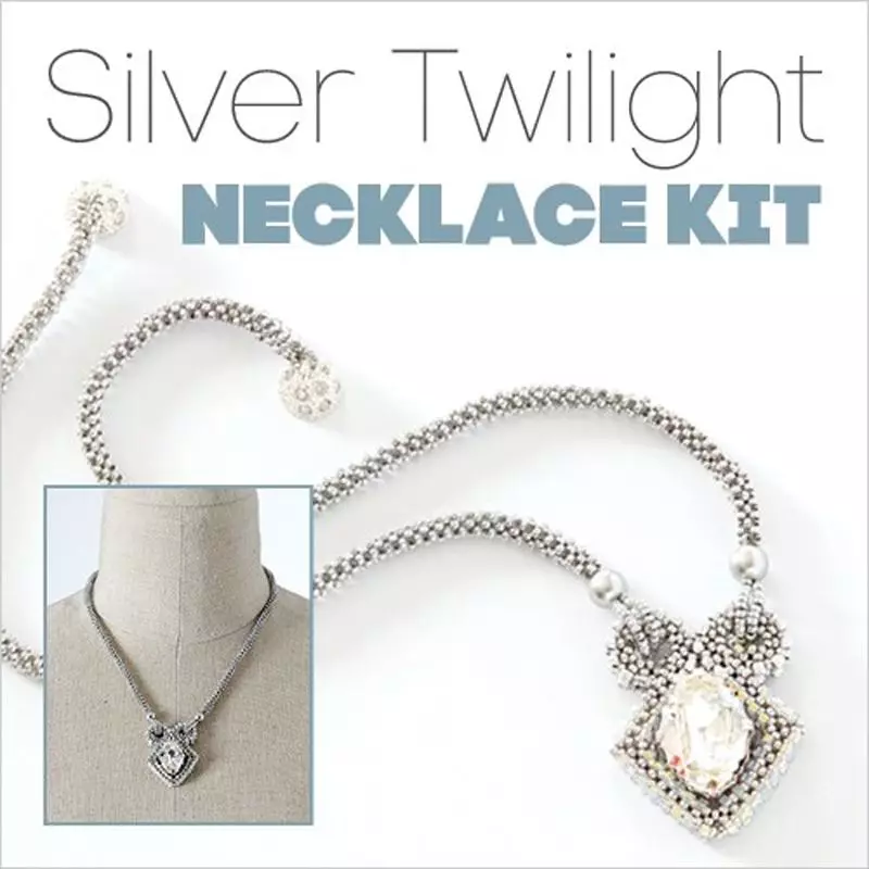Das silberne Twilight-Halskettenset ist ein perfektes Perlenprojekt zum Verschenken in dieser Weihnachtszeit.