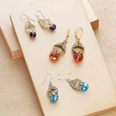 Robijo Burzynski، Briolette Bauble earrings، beadweaving earrings design