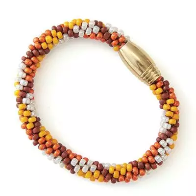 Famolavolana vakana Tartan Bracelet nataon'i Deborah Shipp