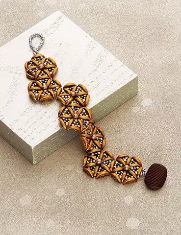 គម្រោង Beading ចំនួន 6 ដើម្បីធ្វើជាមួយ Crescent Beads, សៀវភៅអេឡិចត្រូនិចដែលមានរូបរាង 2-Hole Shaped Beads