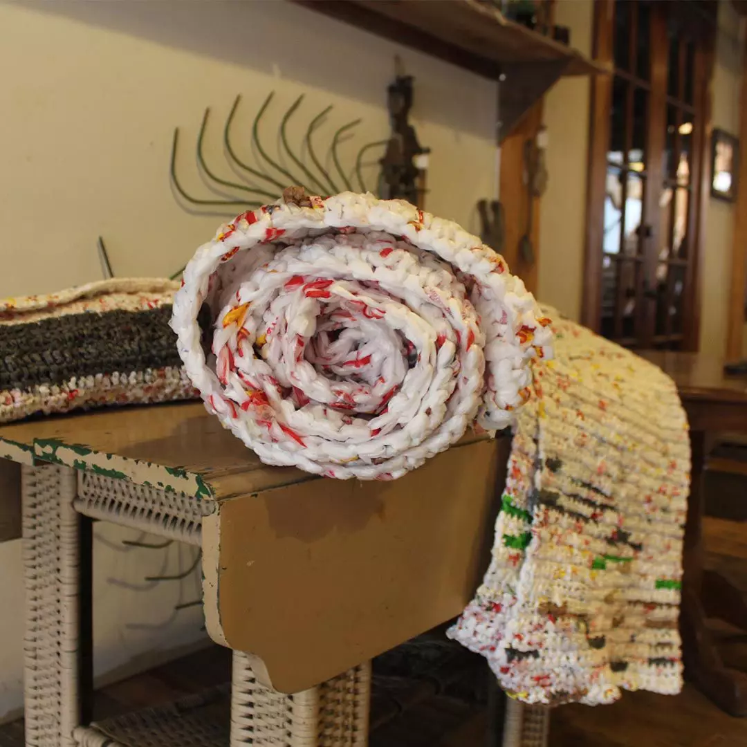 राम्रोको लागि Crochet: शिल्प, योजना बनाउनुहोस्, र मानिसहरूलाई मद्दत गर्नुहोस्