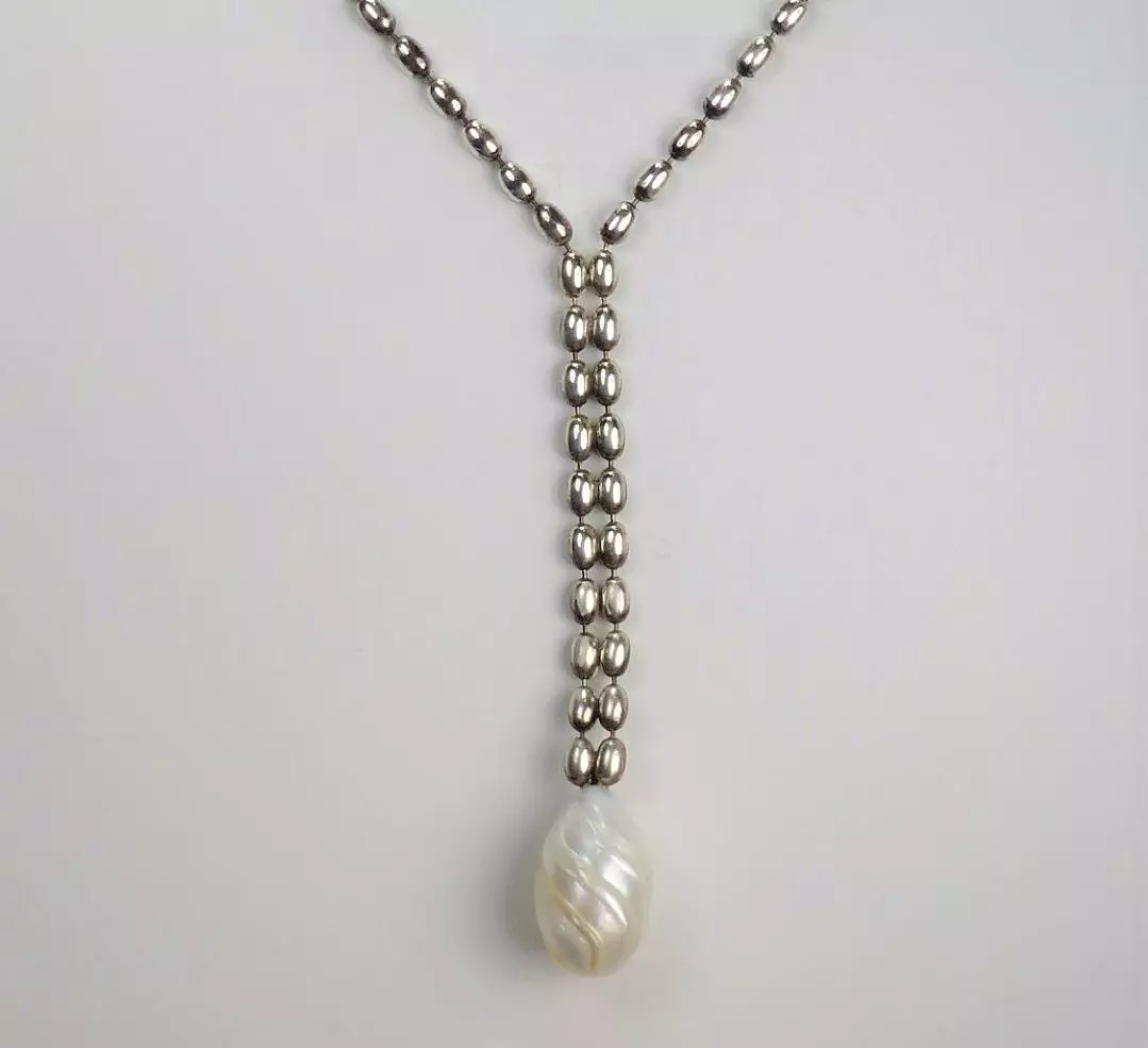 3.2mm sterlingarĝenta bidĉeno kun ĉizita, duonborita perlo