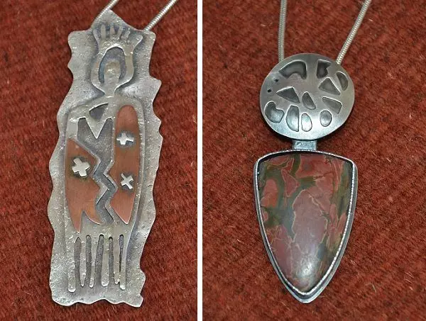 Husiku paMesa Shaman pendant uye Sacred Path pendant naLexi Erickson