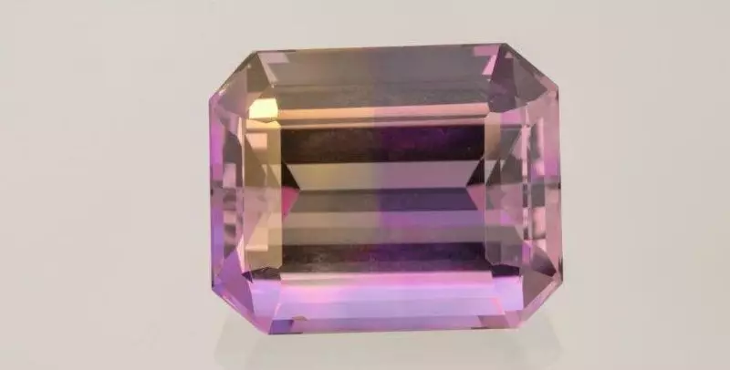 miyala yamtengo wapatali ya ametrine, kuphatikiza mitundu ya amethyst ndi citrine quartz