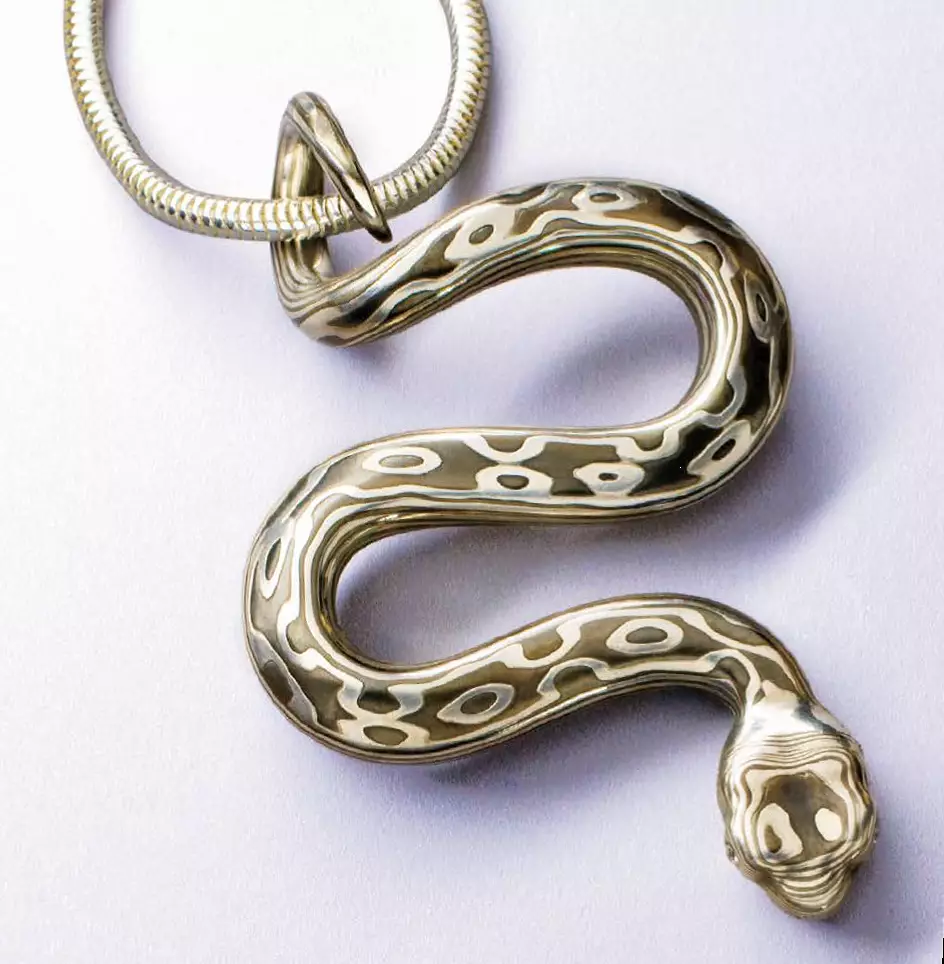 Roger Halas's Mokumé Gané Snake Pendant, Lapidary Journal Jewelry Artist 2011 წლის ივლისი