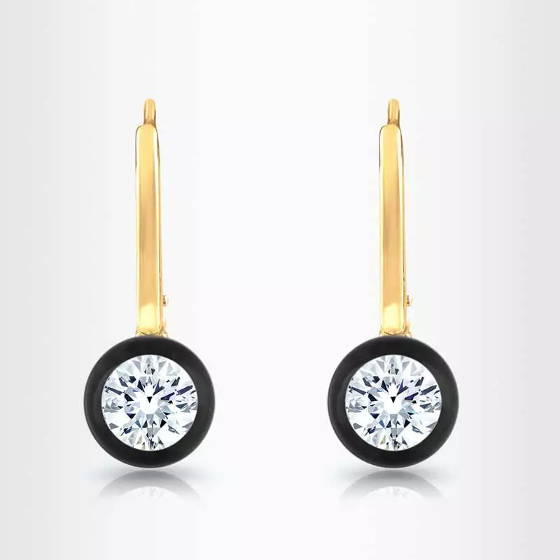 Anting ing ndhuwur digawe dening inovator Austria Natascha Schenk kanggo https://diamondsinglass.com lan bisa uga nggambarake sawetara tren 2018.