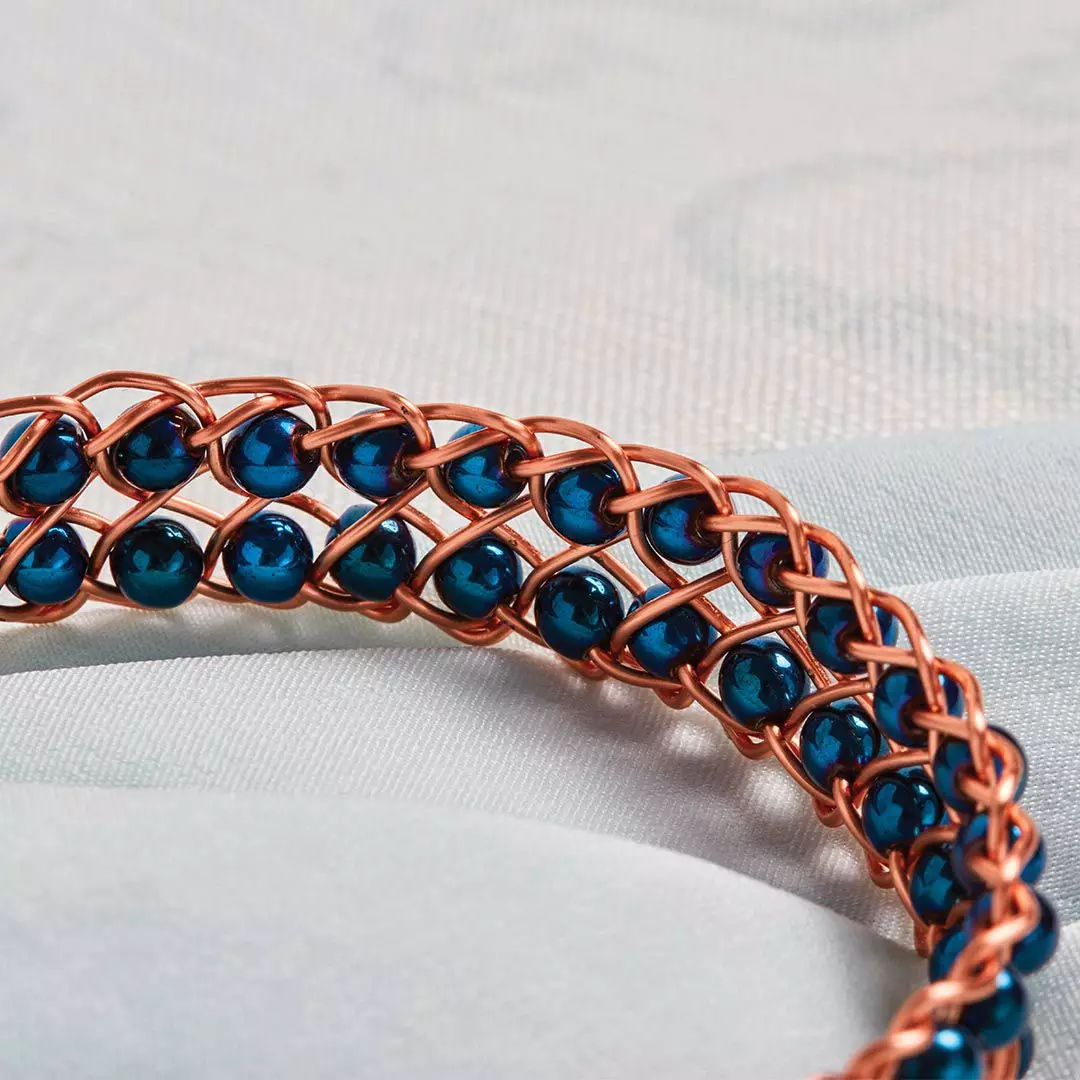 Kumihimo Wirework Made Easy：Snaky Bracelet