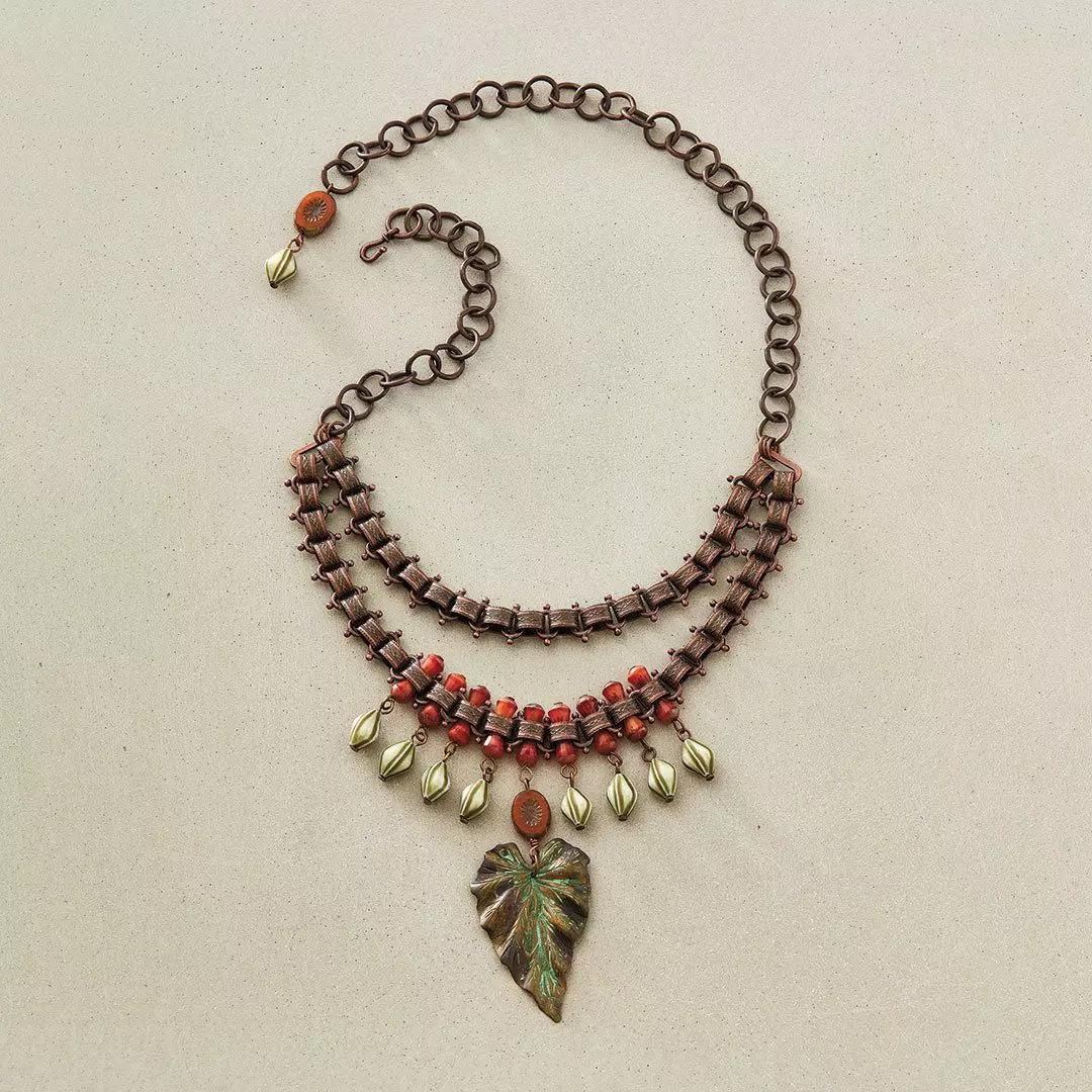 Rainforest Necklace ដោយ Anne Perry