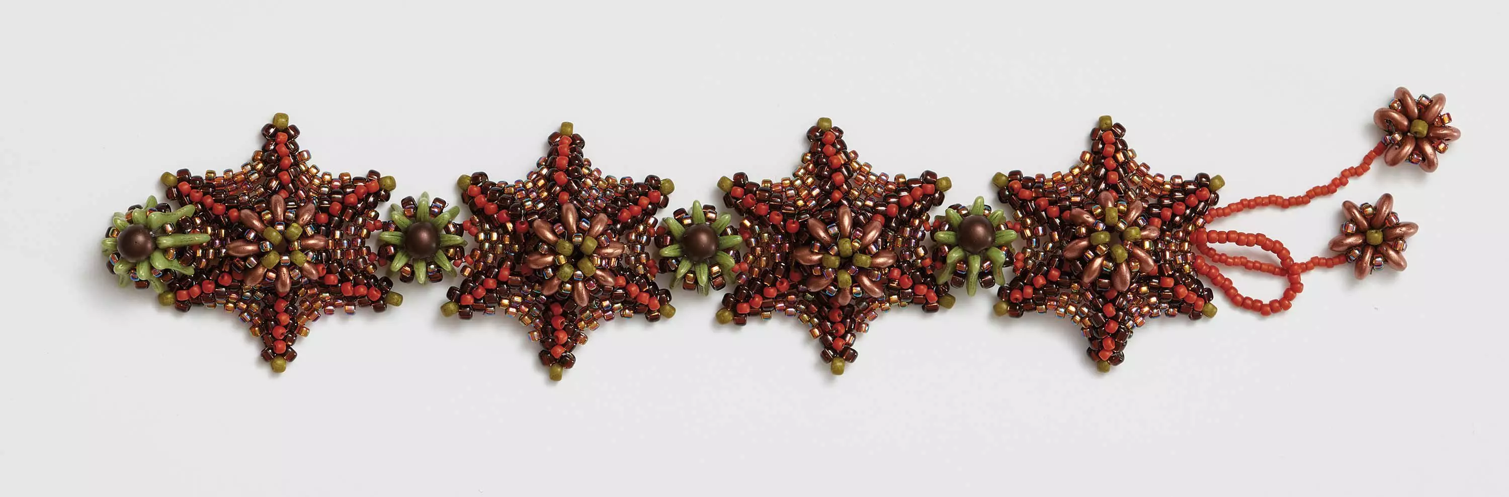 Informacje o alternatywnej kolorystyce Beadwork w projekcie Aral Sea Project Agnieszki Watts