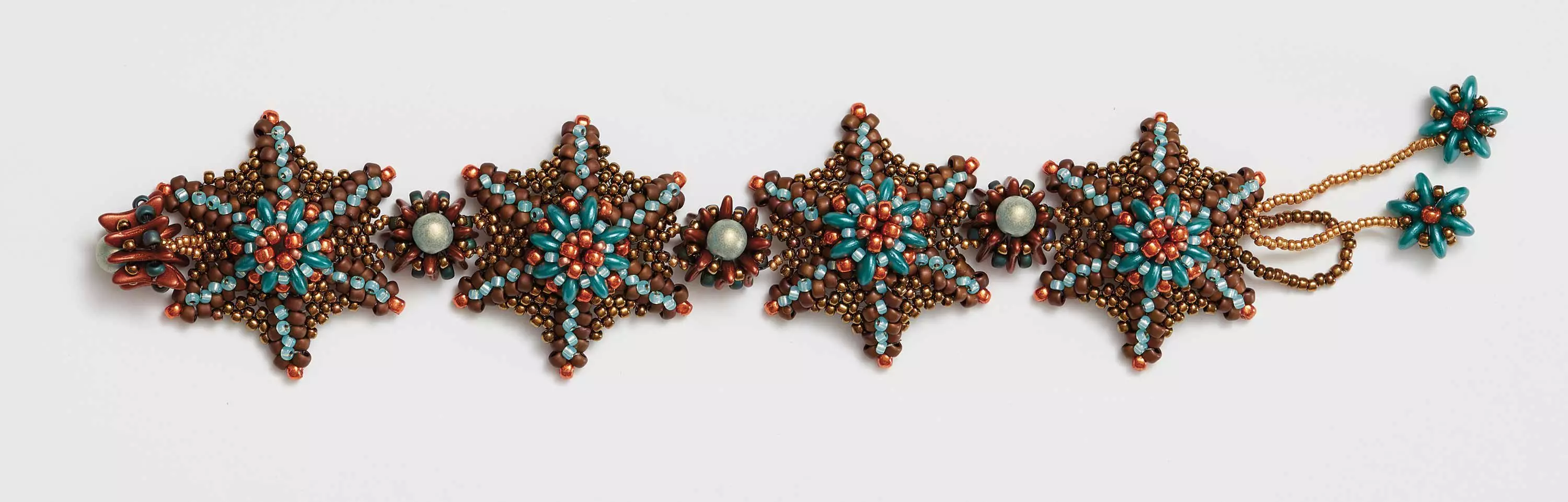 Agnieszka Watts의 Aral Sea 프로젝트를 위한 Beadwork Alternate Colorway 정보