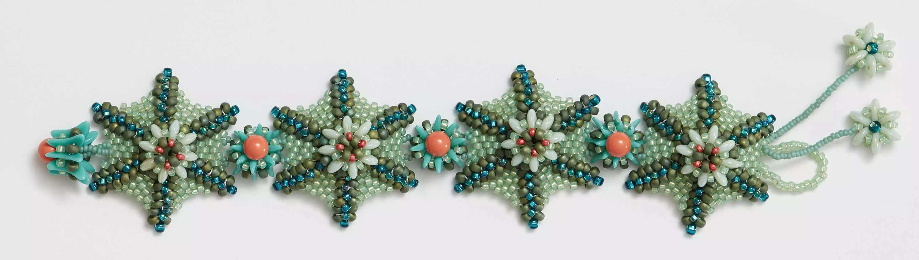 Informacje o alternatywnej kolorystyce Beadwork w projekcie Aral Sea Project Agnieszki Watts