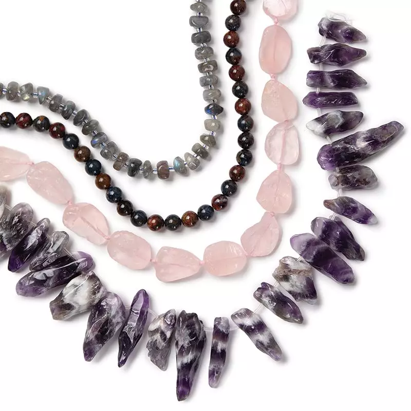 perline di pietre preziose viola e lilla